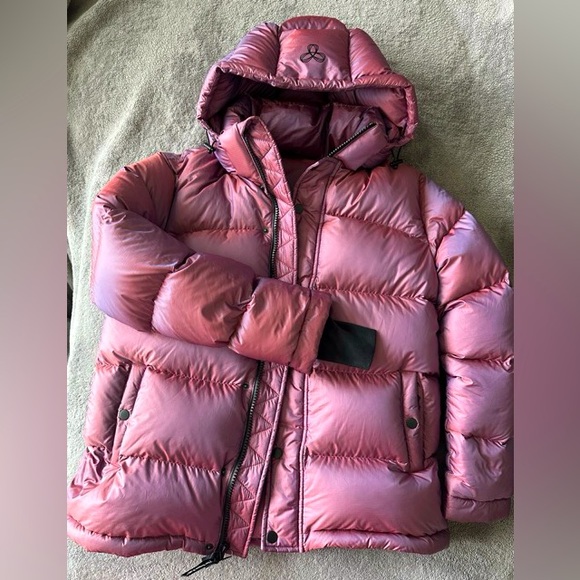 TNA | Jackets & Coats | Pristine Tna Super Puff Iridescent Mulberry ...